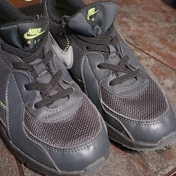 Nike | Shoes | Nike Air Max Swoop Youth | Poshmark